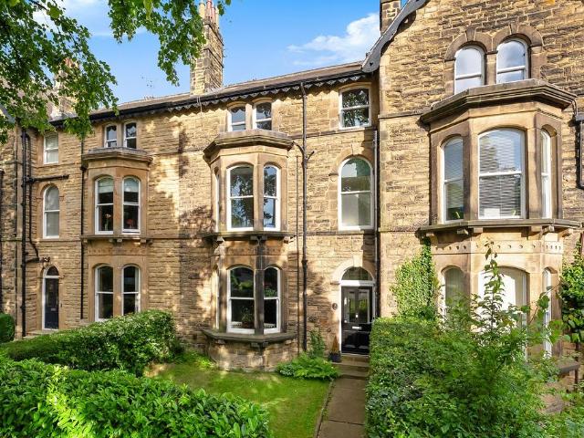 6 bedroom terraced house for sale