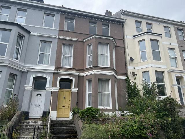6 bedroom terraced house for sale