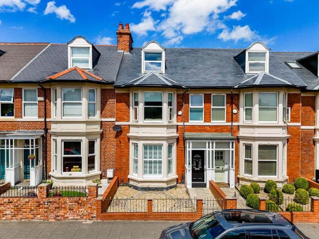 6 bedroom terraced house for sale