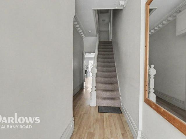 6 bedroom terraced house for sale