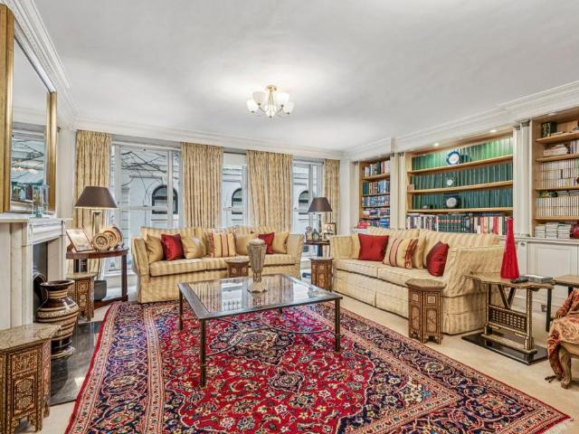 6 bedroom terraced house for sale