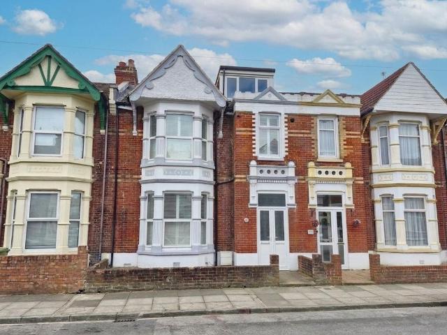 6 bedroom terraced house for sale