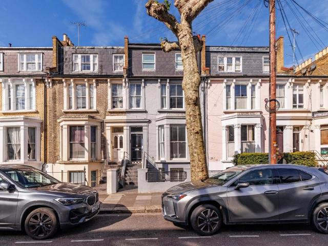 6 bedroom terraced house for sale