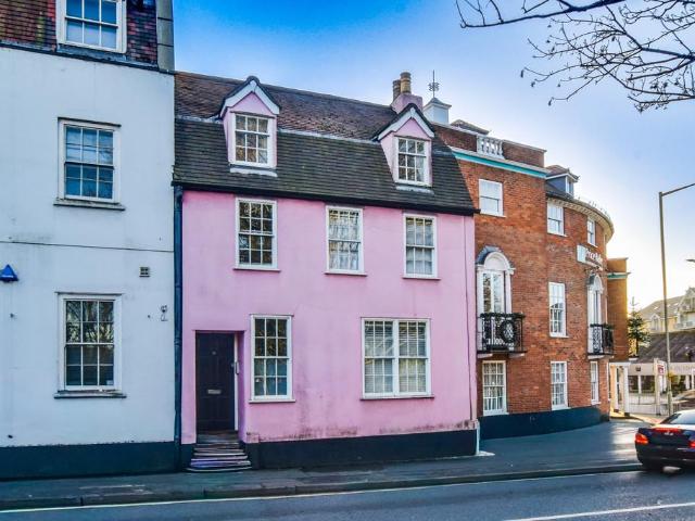 6 bedroom terraced house for sale