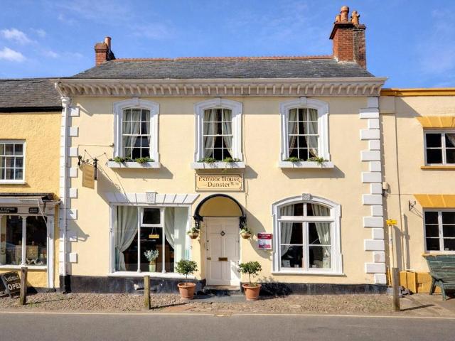 8 bedroom terraced house for sale