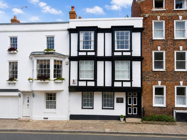 6 bedroom terraced house for sale