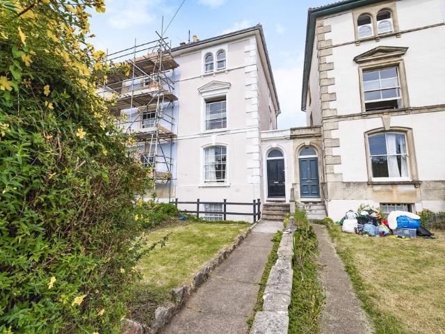 6 bedroom terraced house for sale