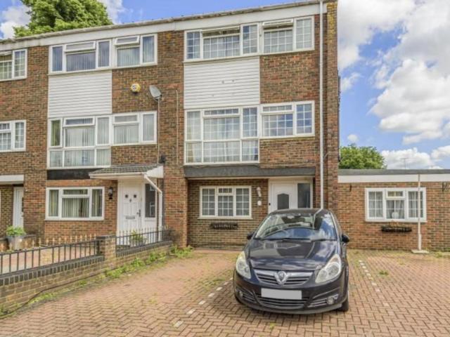6 bedroom terraced house for sale