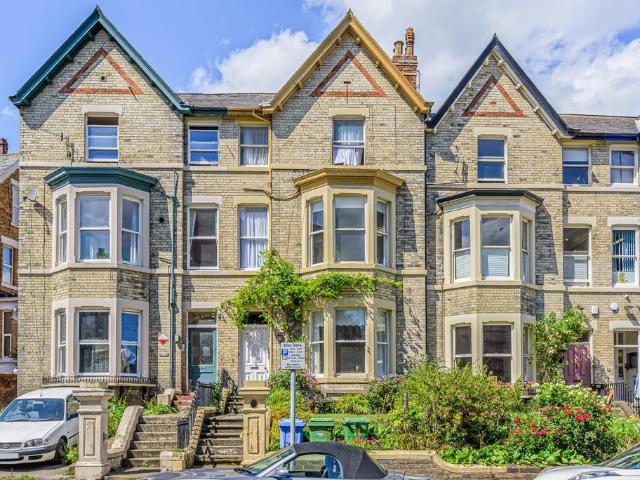 6 bedroom terraced house for sale
