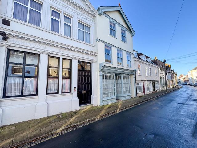 6 bedroom terraced house for sale