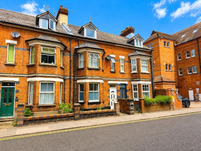 6 bedroom terraced house for sale