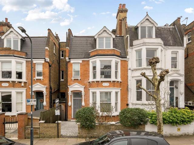 6 bedroom terraced house for sale