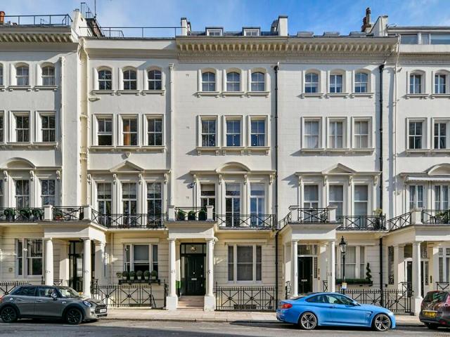 6 bedroom terraced house for sale in Ennismore Gardens, London, SW7