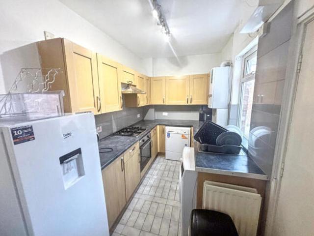 6 bedroom terraced house for sale in First Avenue, Heaton, Newcastle upon Tyne, and Wear, NE6 5YE, NE6