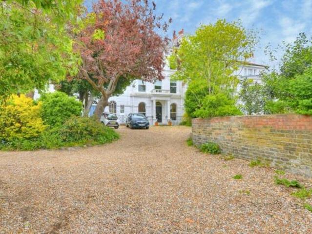 6 bedroom terraced house for sale in Kent Road, Southsea, PO5