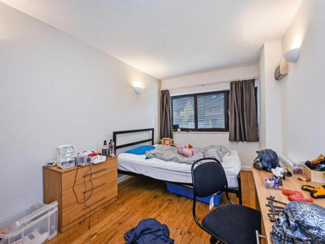 6 bedroom terraced house for sale in Honeysuckle Close, Badger Farm, Winchester, SO22