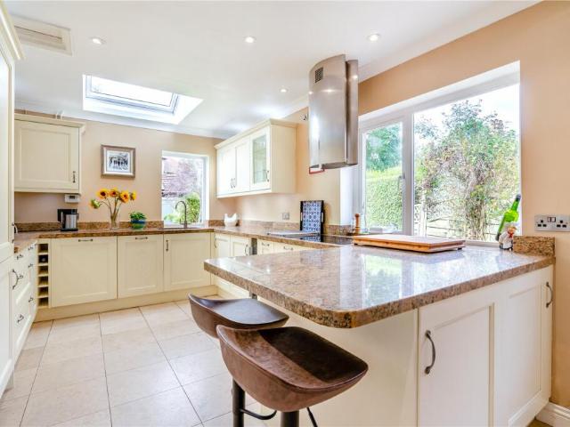 6 bedroom terraced house for sale in Hereford Road, Harrogate, North Yorkshire, HG1
