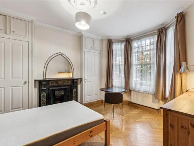 6 bedroom terraced house for sale in Niton Street, London, SW6
