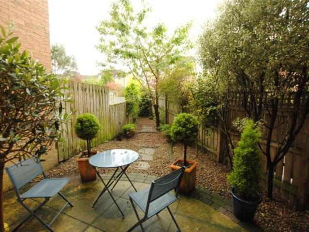 6 bedroom terraced house for sale in Nightingale Drive, Harrogate, North Yorkshire, HG1