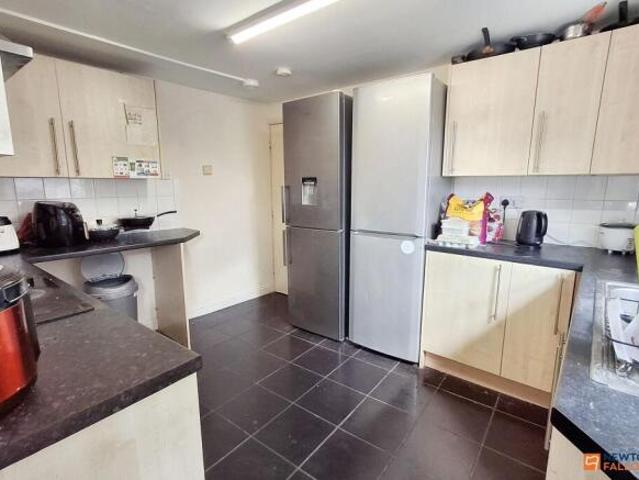 6 bedroom terraced house for sale in Whitsed Street, Peterborough, PE1