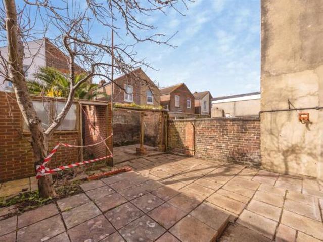 6 bedroom terraced house for sale in Telephone Road, Southsea, PO4