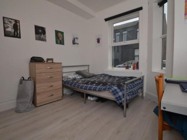 6 bedroom Terraced House To Let