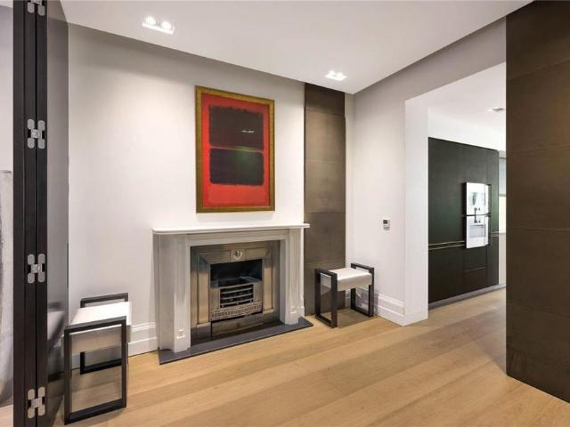 6 bedroom terraced house to rent