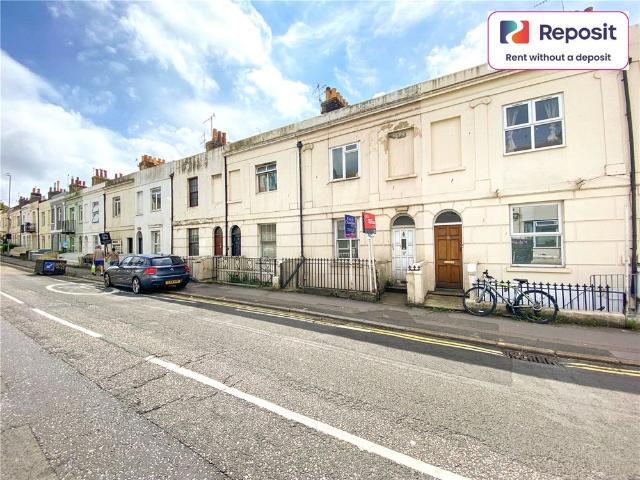 6 bedroom terraced house to rent