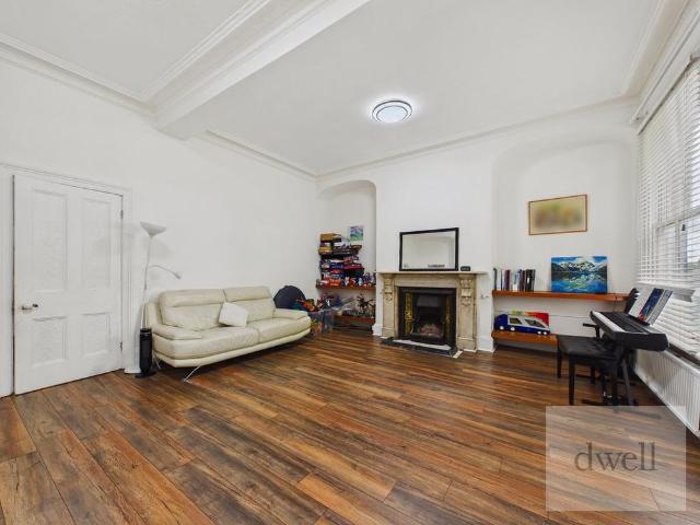 6 bedroom terraced house to rent