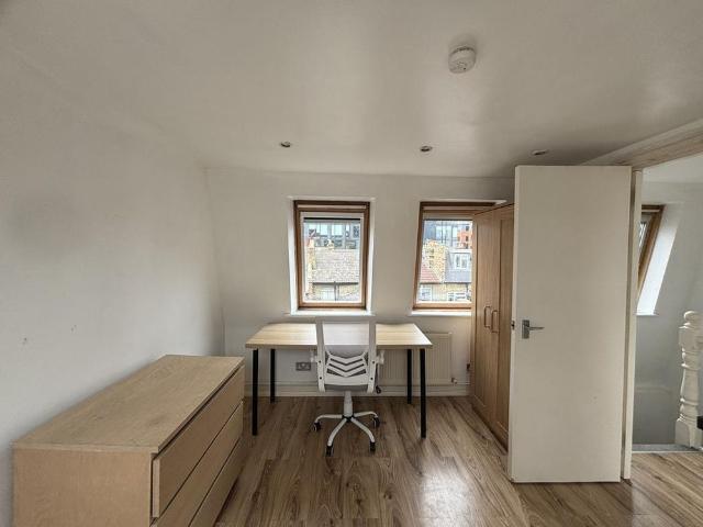 6 bedroom terraced house to rent