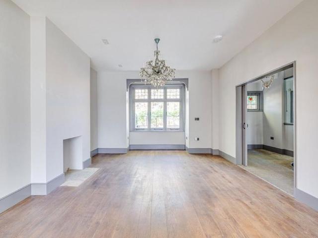 6 bedroom terraced house to rent