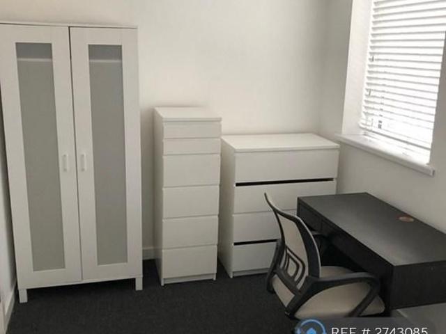 6 bedroom terraced house to rent