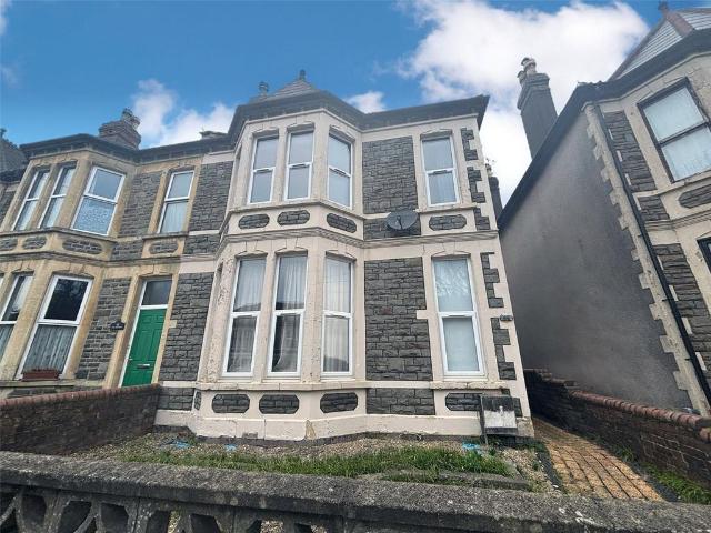 6 bedroom terraced house to rent