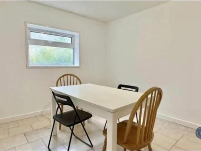 6 bedroom terraced house to rent