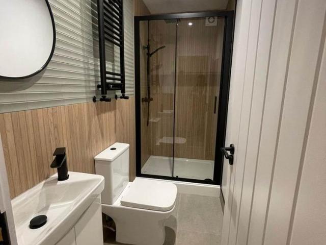 6 bedroom terraced house to rent