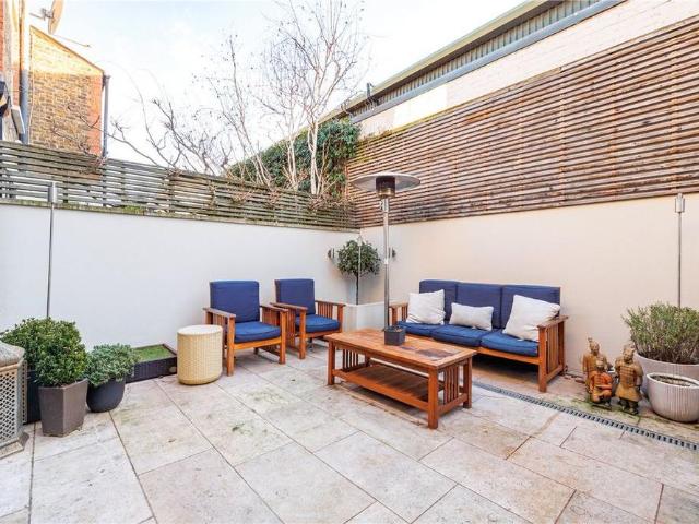 6 bedroom terraced house to rent