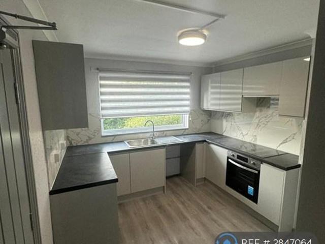 6 bedroom terraced house to rent
