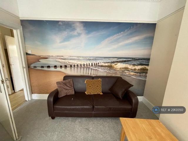 6 bedroom terraced house to rent