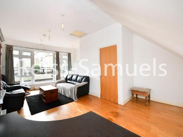 6 bedroom terraced house to rent