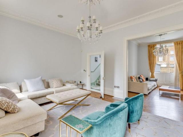 6 bedroom terraced house to rent