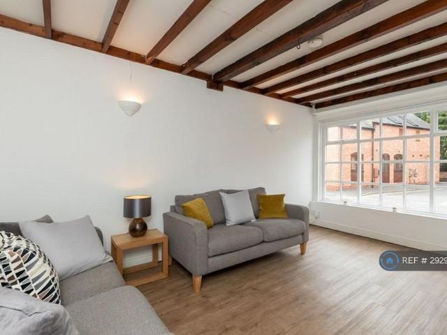 6 bedroom terraced house to rent