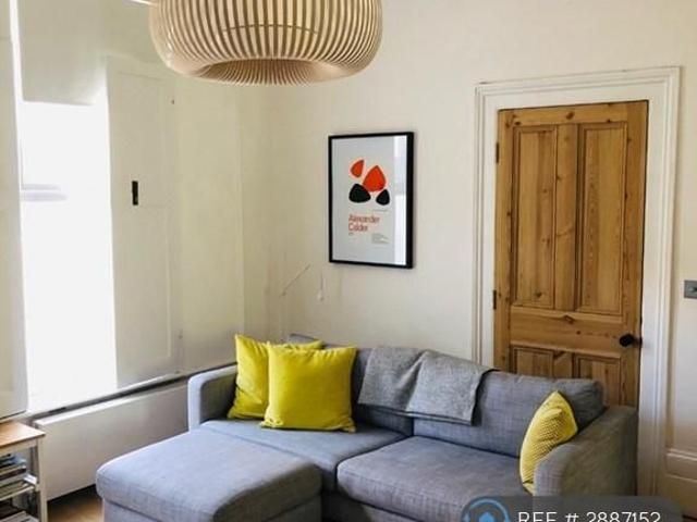 6 bedroom terraced house to rent