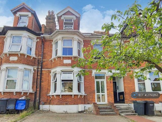 6 bedroom terraced house to rent