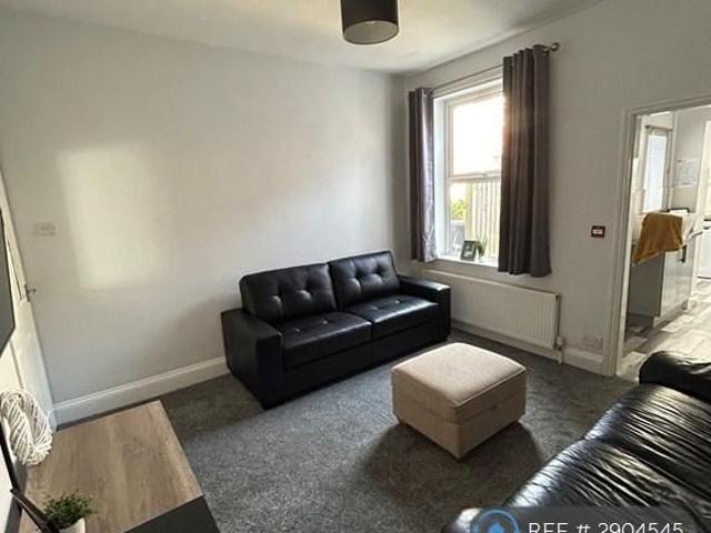 6 bedroom terraced house to rent