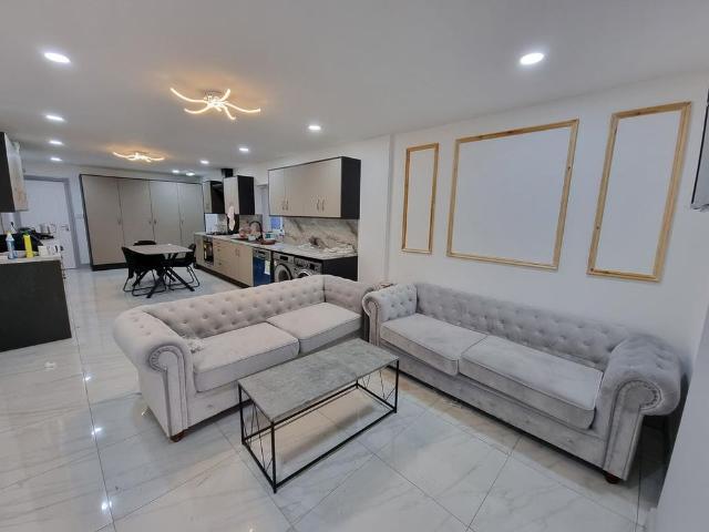 6 bedroom terraced house to rent