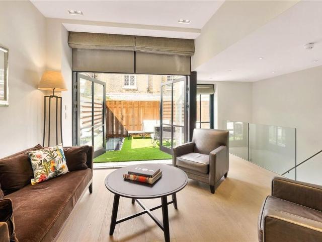 6 bedroom terraced house to rent