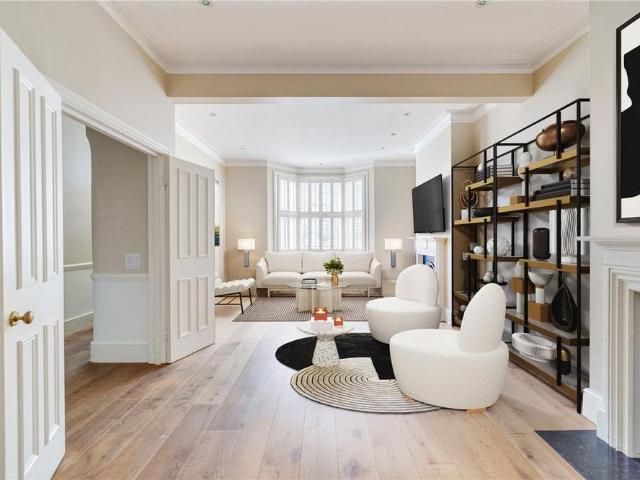 6 bedroom terraced house to rent