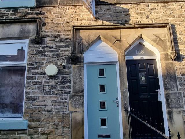 6 bedroom terraced house to rent