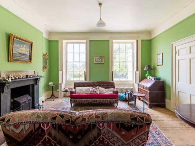 6 bedroom terraced house to rent