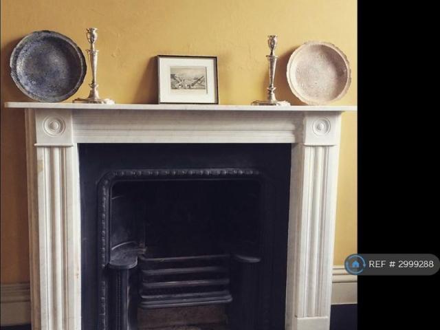 6 bedroom terraced house to rent